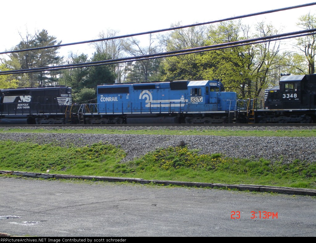 NS 3335 & NS (ex.CR) 3370 pushing at the rear WB